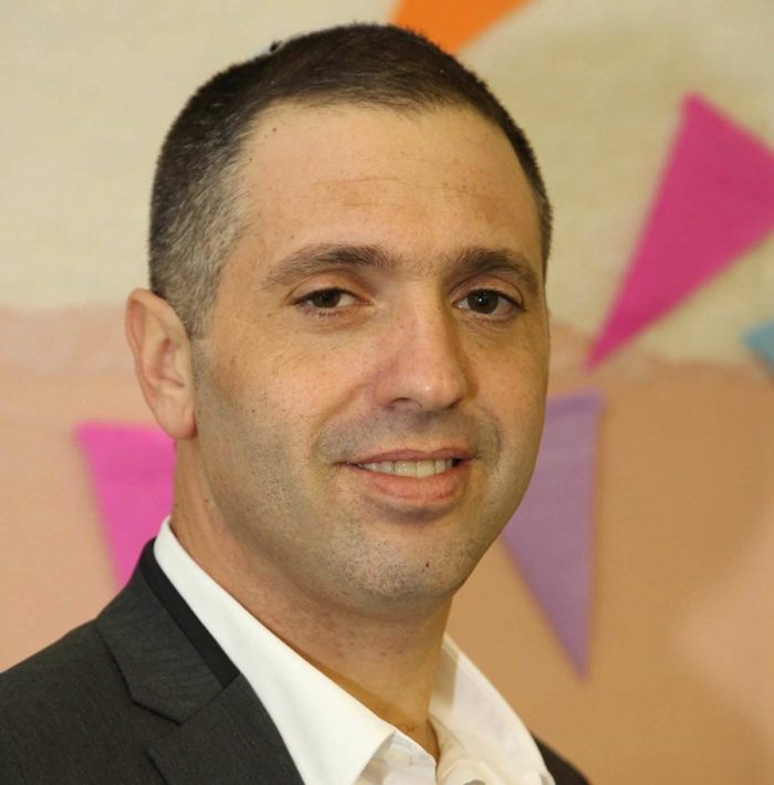 18 נוב שרשרת נסים: שותפות הגורל של אורן תומר